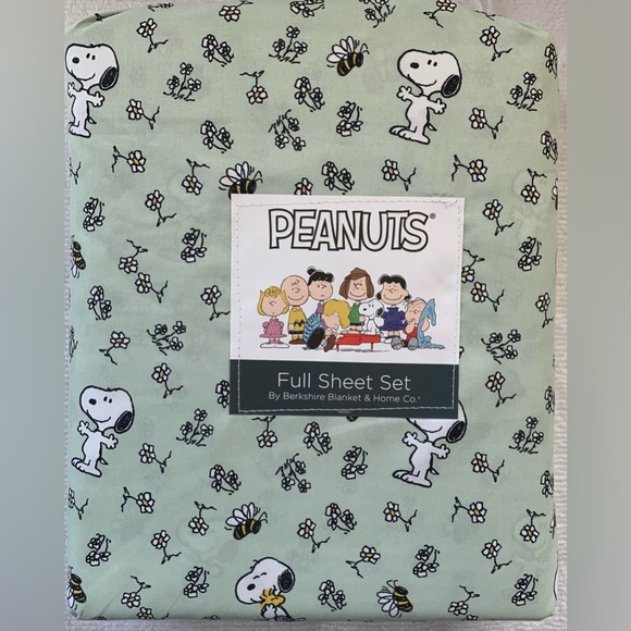 Peanuts | Bedding | Peanuts Snoopy Spring Sheet Set Full | Poshmark